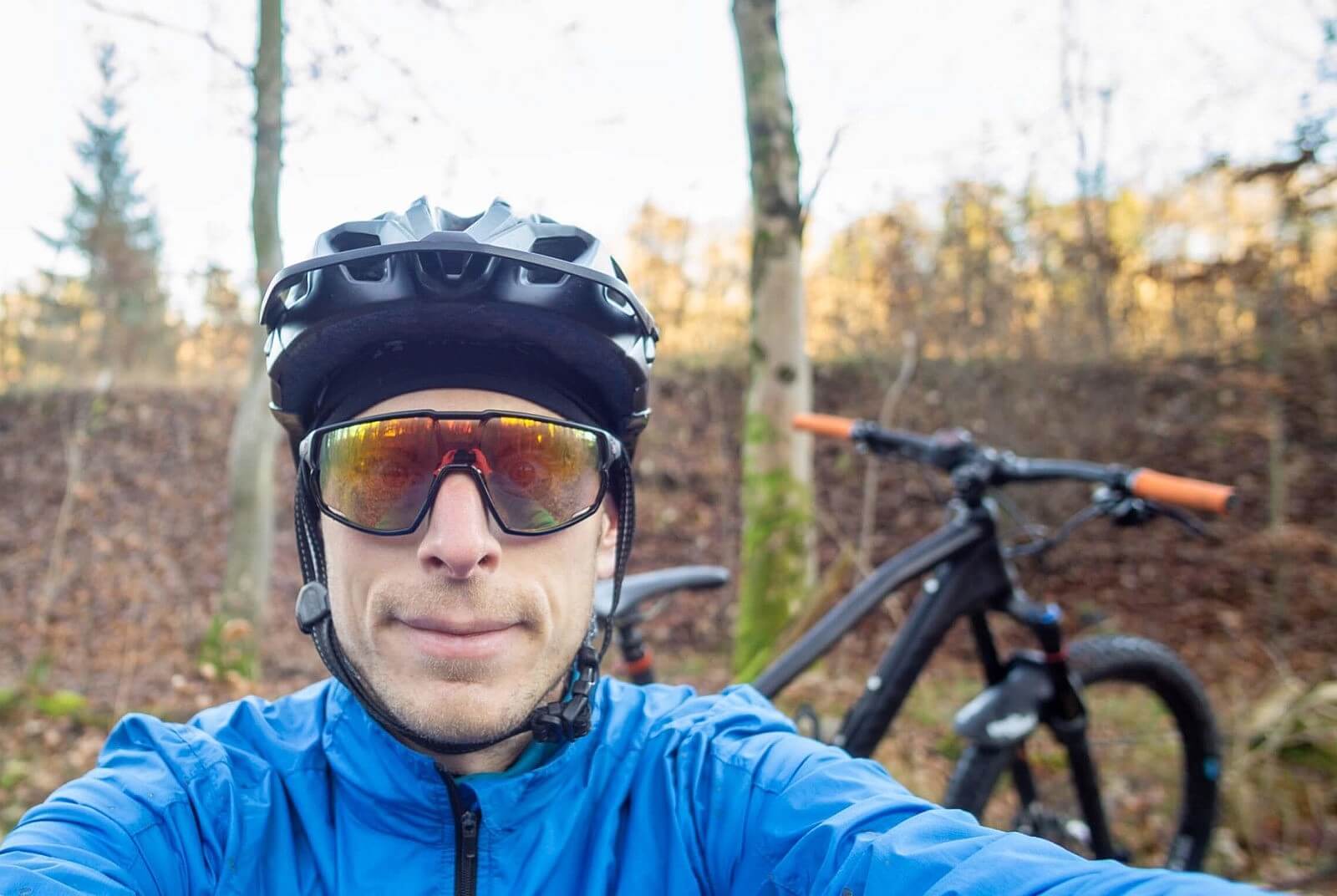 Julbo Rush Reactiv - Selbsttönende Sportbrille im Test - Federweg